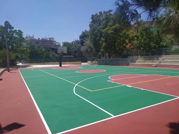 Ολοκληρώθηκε η ανάπλαση του προαυλίου του 1ου Δημοτικού Πεύκης ...